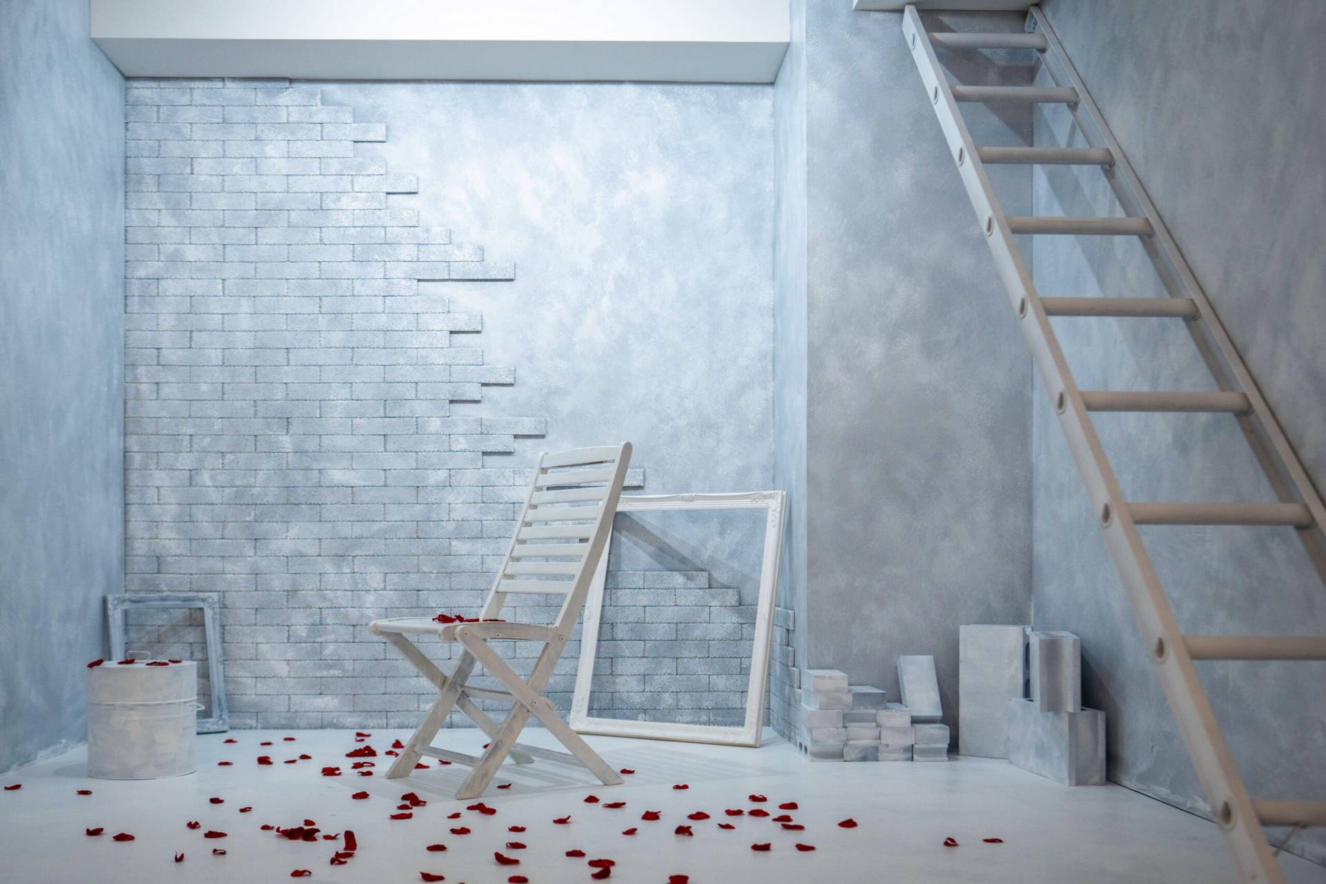 白廃墟ブース – Studio Mate